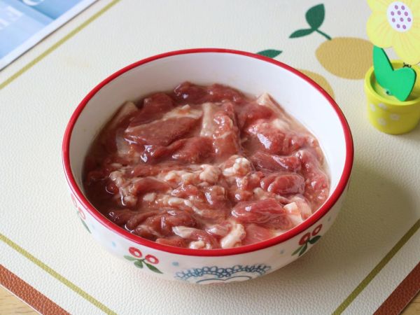 火锅羊肉怎么腌制_涮火锅羊肉片腌制方法-第1张图片-山城妙识 火锅羊肉怎么腌制_涮火锅羊肉片腌制方法-第1张图片-山城妙识