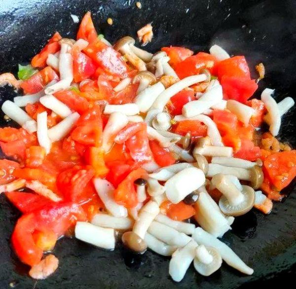 西红柿蟹味菇汤怎么做_西红柿蟹味菇汤的营养价值-第2张图片-山城妙识 西红柿蟹味菇汤怎么做_西红柿蟹味菇汤的营养价值-第2张图片-山城妙识
