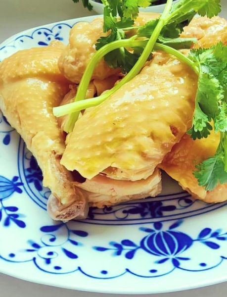 三黄鸡怎么做好吃_家常三黄鸡做法视频-第1张图片-山城妙识