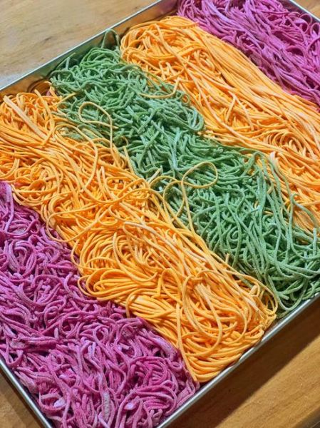 彩色面条为什么没人买_彩色面条卖不出去的原因-第1张图片-山城妙识