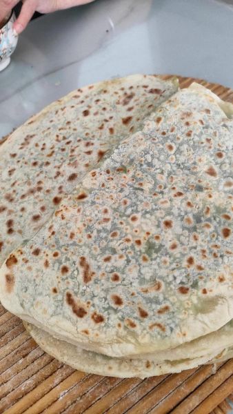 烙韭菜饼怎么和面窍门_韭菜饼和面水温多少合适-第1张图片-山城妙识