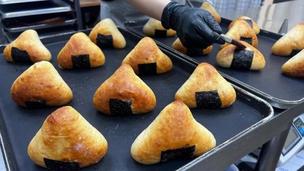 三角紫菜包饭怎么做_三角紫菜包饭需要哪些材料-第3张图片-山城妙识 三角紫菜包饭怎么做_三角紫菜包饭需要哪些材料-第3张图片-山城妙识