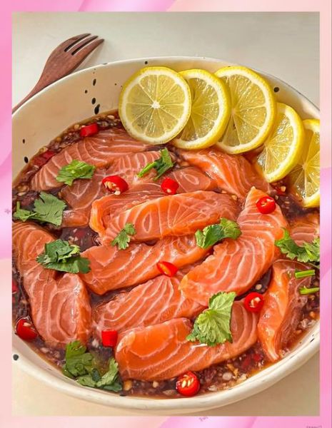 三文鱼配什么蔬菜最好吃_三文鱼不能和哪些蔬菜一起吃-第1张图片-山城妙识