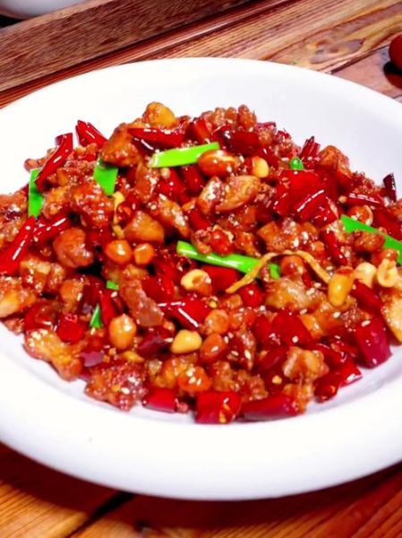 辣子鸡怎么炒才好吃_辣子鸡丁用鸡腿还是鸡胸-第1张图片-山城妙识