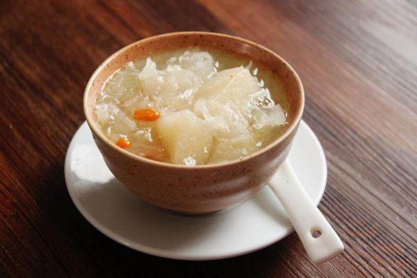 冰糖银耳汤怎么熬_冰糖银耳汤熬多久-第1张图片-山城妙识 冰糖银耳汤怎么熬_冰糖银耳汤熬多久-第1张图片-山城妙识