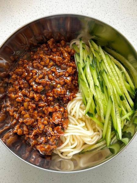 炸肉酱面怎么做_炸酱面肉酱比例是多少-第3张图片-山城妙识 炸肉酱面怎么做_炸酱面肉酱比例是多少-第3张图片-山城妙识