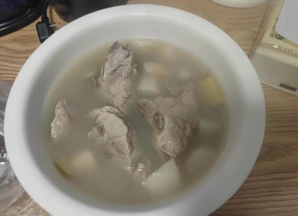 芋艿排骨汤高压锅做法_需要焯水吗-第3张图片-山城妙识