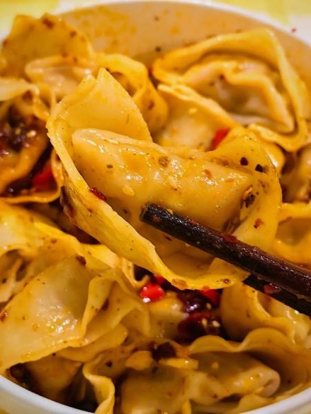 红油抄手酱汁怎么调_正宗配方比例-第1张图片-山城妙识 红油抄手酱汁怎么调_正宗配方比例-第1张图片-山城妙识