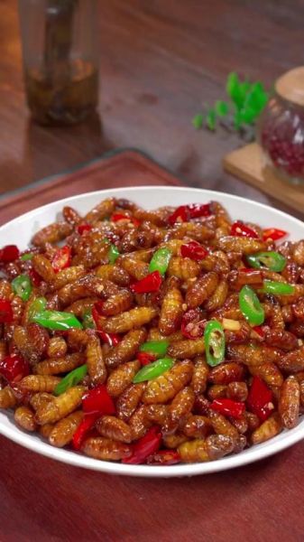 炒蚕蛹怎么做好吃_炒蚕蛹的做法大全-第3张图片-山城妙识