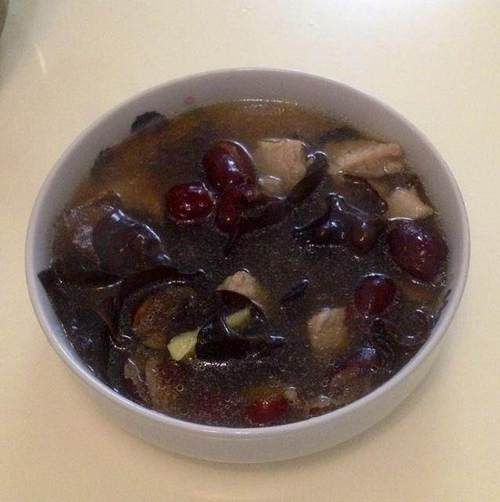 木耳肉片汤怎么做好吃_木耳肉片汤的家常做法-第3张图片-山城妙识