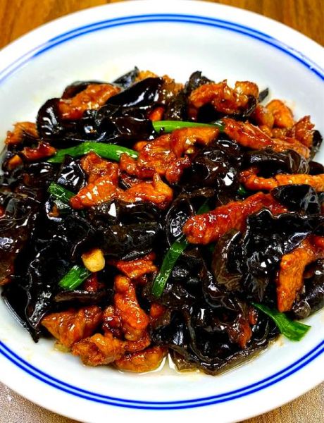 木耳肉片汤怎么做好吃_木耳肉片汤的家常做法-第1张图片-山城妙识