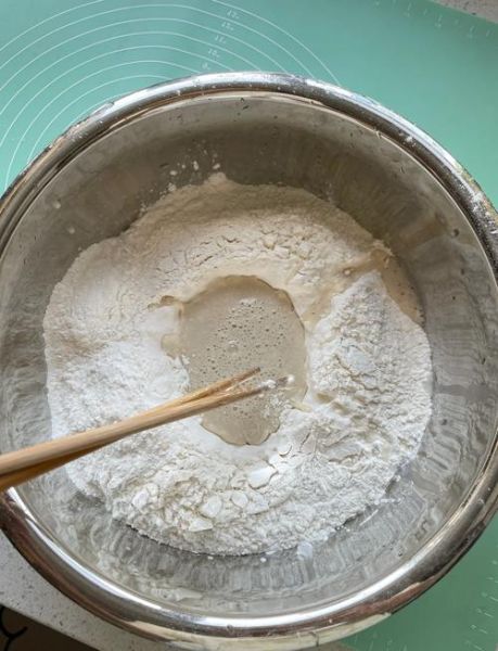 正宗披萨饼皮怎么做_披萨饼皮为什么硬-第1张图片-山城妙识