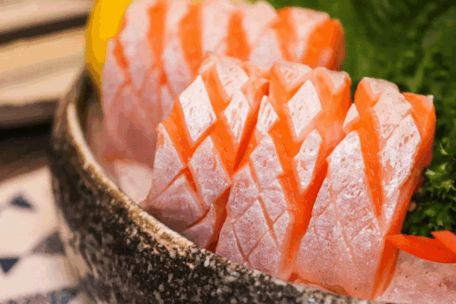 三文鱼刺身怎么切_三文鱼刺身刀工全过程-第3张图片-山城妙识 三文鱼刺身怎么切_三文鱼刺身刀工全过程-第3张图片-山城妙识