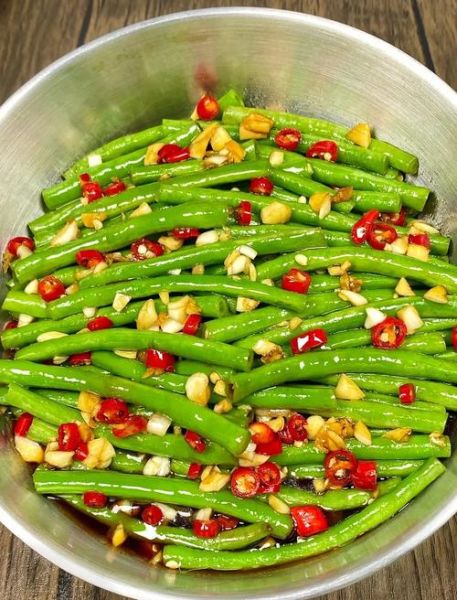 凉拌豆角怎么做才好吃_凉拌豆角焯水几分钟-第1张图片-山城妙识