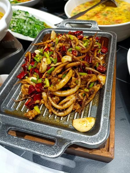 铁板牛肉怎么做_铁板鱿鱼须做法-第2张图片-山城妙识