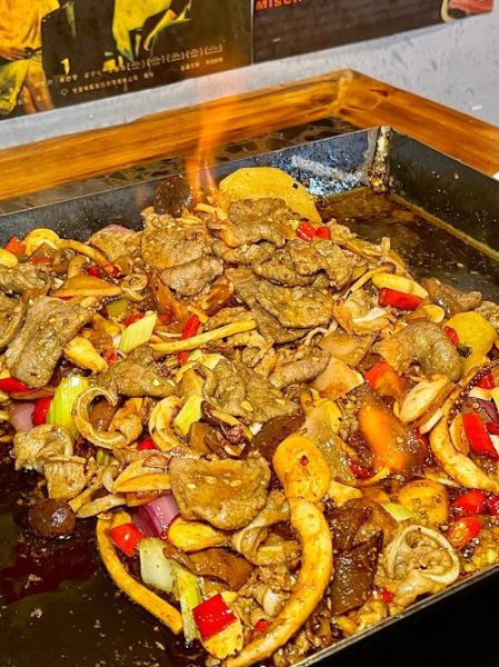 铁板牛肉怎么做_铁板鱿鱼须做法-第3张图片-山城妙识