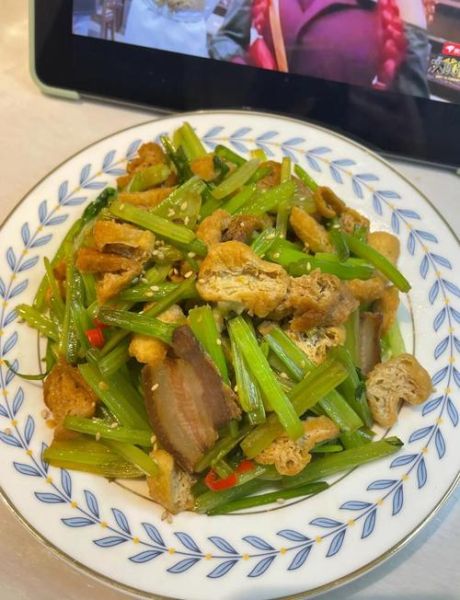 泡芹菜的做法大全_怎么泡芹菜又脆又入味-第3张图片-山城妙识 泡芹菜的做法大全_怎么泡芹菜又脆又入味-第3张图片-山城妙识