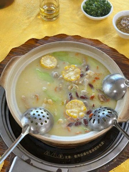 猪肚煲鸡放什么药材_猪肚煲鸡药材搭配推荐-第3张图片-山城妙识 猪肚煲鸡放什么药材_猪肚煲鸡药材搭配推荐-第3张图片-山城妙识