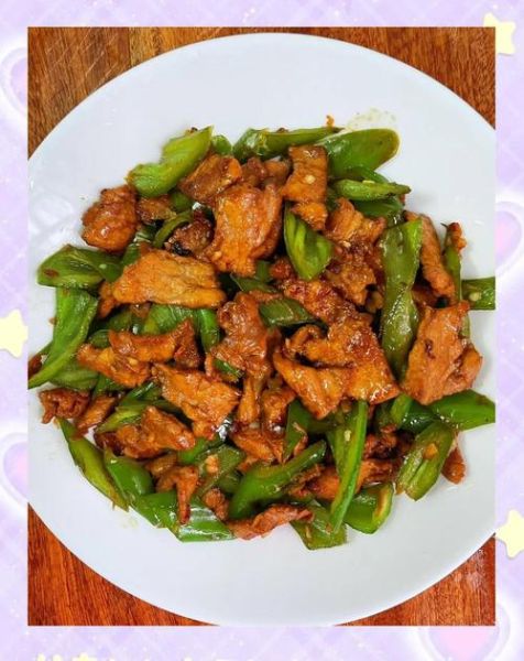 家常青椒炒肉片怎么做_青椒炒肉片用哪个部位肉-第1张图片-山城妙识 家常青椒炒肉片怎么做_青椒炒肉片用哪个部位肉-第1张图片-山城妙识