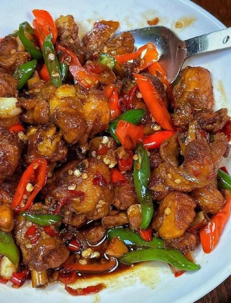 最简单的炒鸡肉怎么做_新手零失败技巧-第1张图片-山城妙识 最简单的炒鸡肉怎么做_新手零失败技巧-第1张图片-山城妙识