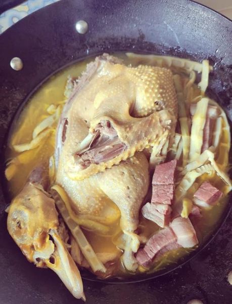 笋干老鸭煲怎么做_笋干老鸭煲的正宗做法-第2张图片-山城妙识