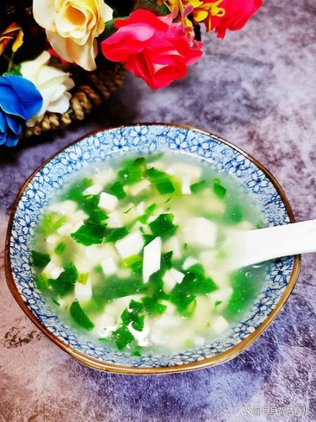 菠菜豆腐汤怎么做好吃_菠菜豆腐汤简单做法-第1张图片-山城妙识