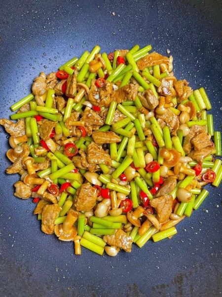 家常炒肉怎么炒才嫩_家常炒肉的做法大全集-第1张图片-山城妙识