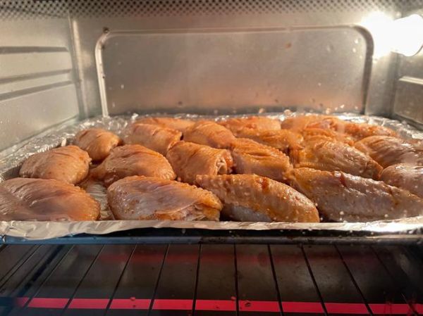 奥尔良烤翅串怎么腌制_奥尔良烤翅串烤箱温度多少-第3张图片-山城妙识