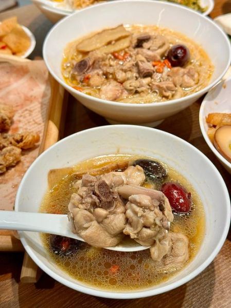 麻油鸡是什么_麻油鸡怎么做才正宗-第1张图片-山城妙识