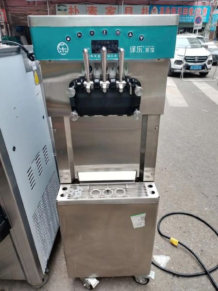 冰淇淋机器厂家哪家好_商用冰淇淋机多少钱一台-第1张图片-山城妙识