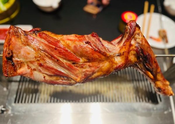 烤羊腿的做法烤箱家常_烤箱烤羊腿需要多长时间-第1张图片-山城妙识