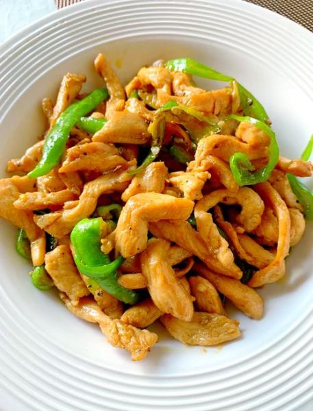 鸡胸肉怎么炒才嫩_家常小炒鸡胸肉窍门-第1张图片-山城妙识