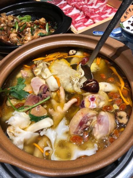 炖鸡汤怎么熬_炖鸡汤需要焯水吗-第2张图片-山城妙识