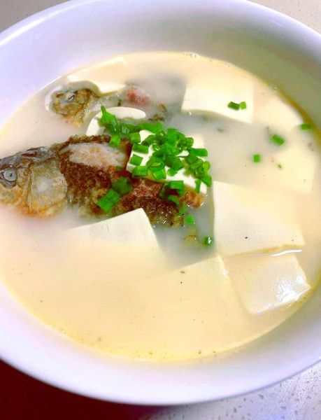 清炖鲫鱼豆腐汤多久能炖好_清炖鲫鱼豆腐汤炖多长时间最好-第1张图片-山城妙识