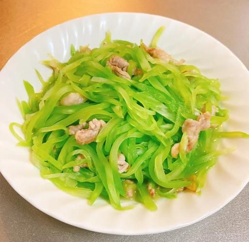 肉炒莴笋怎么做好吃_肉炒莴笋的家常做法-第1张图片-山城妙识