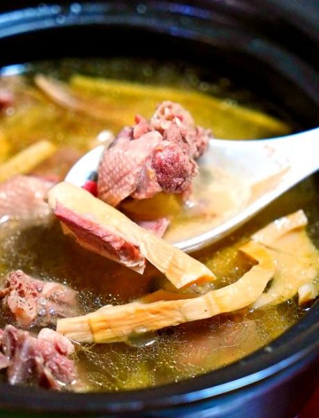 竹笋老鸭汤怎么炖不腥_竹笋老鸭汤用什么竹笋-第1张图片-山城妙识