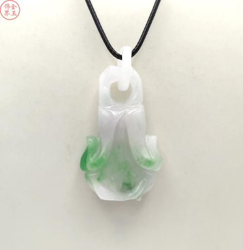 翡翠白菜吊坠寓意_翡翠白菜吊坠怎么选-第3张图片-山城妙识
