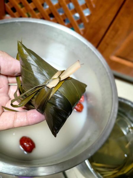 怎样煮粽子容易熟_粽子煮多久才熟-第2张图片-山城妙识