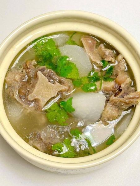 炖牛骨汤的做法及配料_炖多久最香-第3张图片-山城妙识