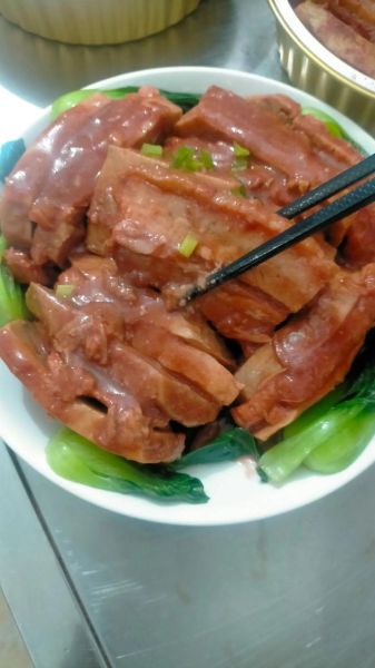 广西香芋扣肉怎么做_正宗扣肉用哪种芋头-第3张图片-山城妙识