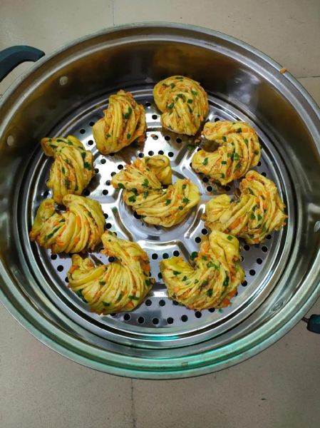 南瓜花卷怎么做_南瓜花卷的做法窍门-第3张图片-山城妙识