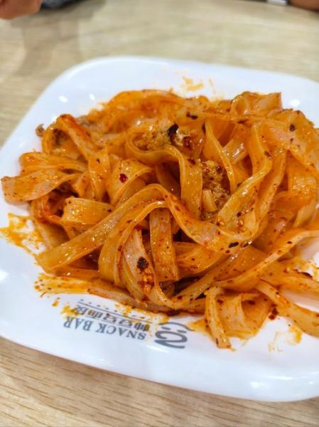 擀面皮怎么和面_擀面皮蒸多久才筋道-第1张图片-山城妙识