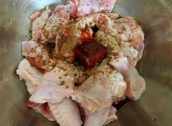 烤箱烤鸡翅怎么烤_烤箱烤鸡翅需要多长时间-第1张图片-山城妙识 烤箱烤鸡翅怎么烤_烤箱烤鸡翅需要多长时间-第1张图片-山城妙识