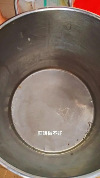 煎饼果子怎么做_正宗面糊配方比例-第2张图片-山城妙识 煎饼果子怎么做_正宗面糊配方比例-第2张图片-山城妙识