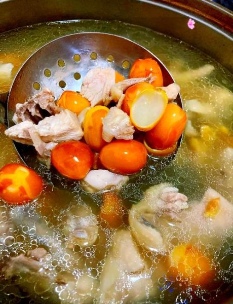 凤眼果煲汤搭配什么食材_凤眼果煲汤的功效与禁忌-第1张图片-山城妙识