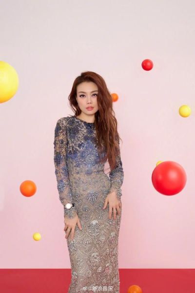 容祖儿真的夹春卷了吗_真相揭秘-第3张图片-山城妙识