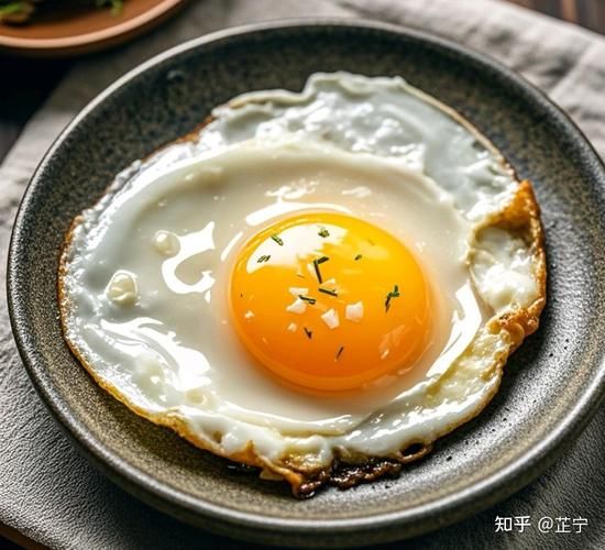 平底锅煎鸡蛋不粘锅_怎么煎出溏心蛋-第1张图片-山城妙识