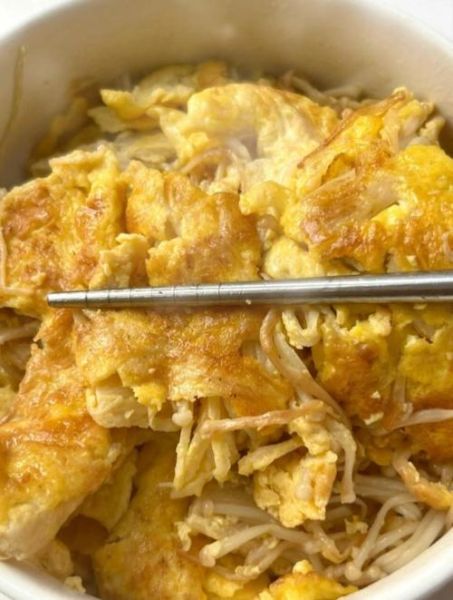 金针菇炒鸡蛋相克吗_金针菇炒鸡蛋会中毒吗-第2张图片-山城妙识