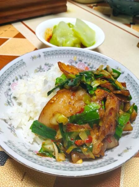 回锅肉盖饭高清大图_回锅肉盖饭怎么做才香-第1张图片-山城妙识