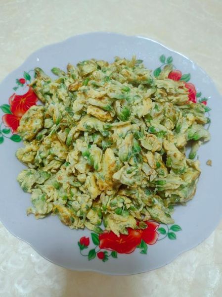 炒槐花的功效与作用_炒槐花怎么吃最好-第1张图片-山城妙识 炒槐花的功效与作用_炒槐花怎么吃最好-第1张图片-山城妙识